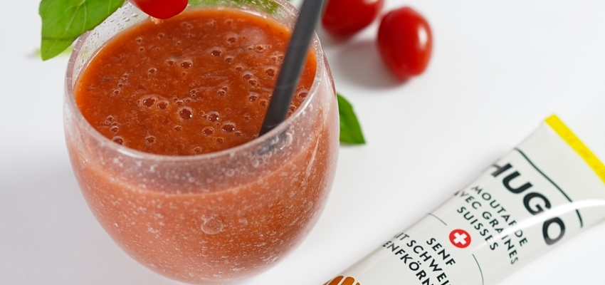 Cocktail Spicy Virgin Mary mit frischen Gurken HUGO - Hugo Reitzel